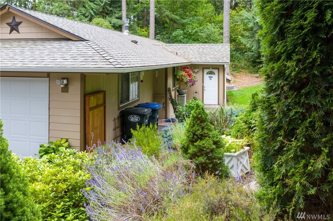 Home for sale in Yelm: 18723 Sylvan Dell Ct SE, Yelm, WA 98597