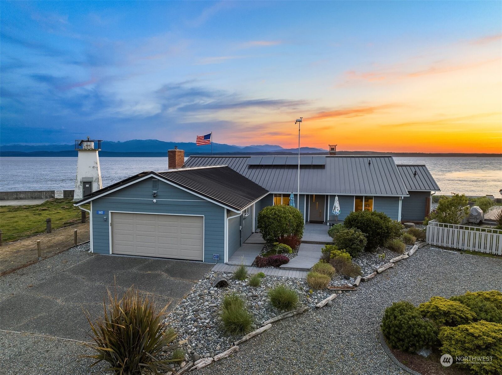 House for sale in Freeland: 160 Lake Avenue, Freeland, WA 98249