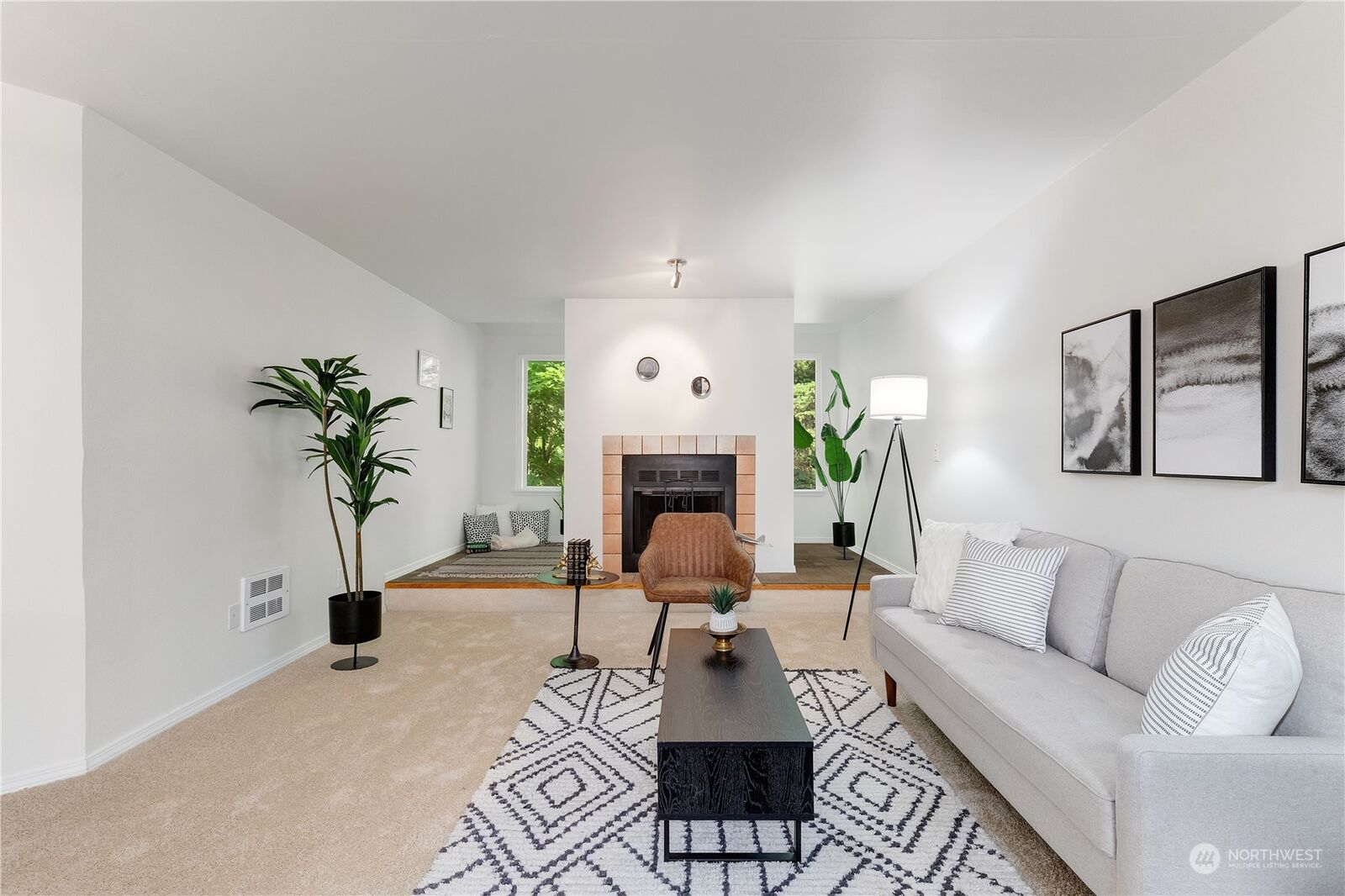 MLS#2137821: 13717 Linden Avenue N 323, Seattle, WA 98133