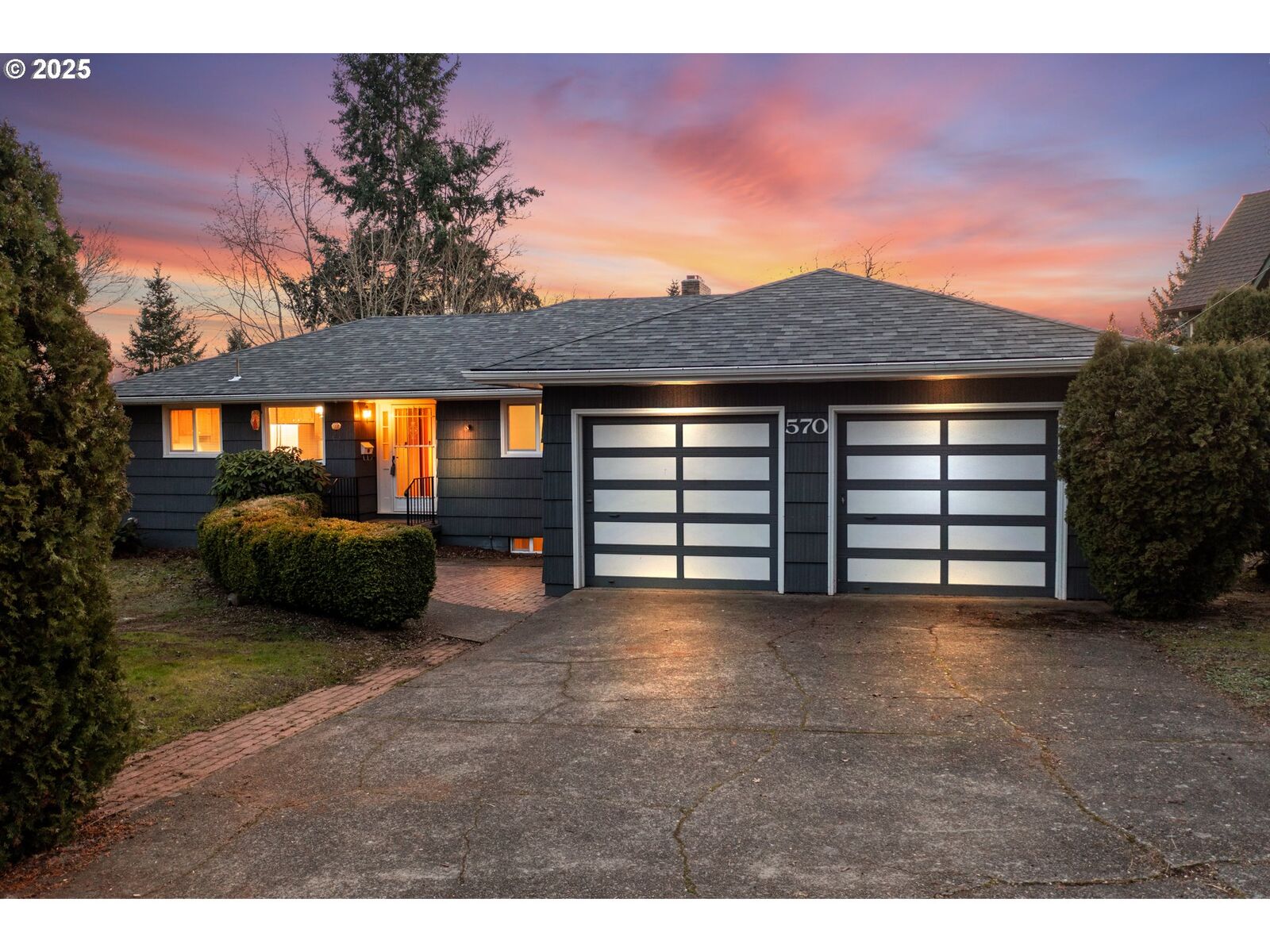 4 bed Salem home for sale: 570 Upper Ben Lomond Dr SE, Salem, OR 97302
