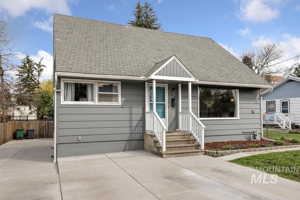 MLS#98942735: 612 S Logan St, Moscow, ID 83843