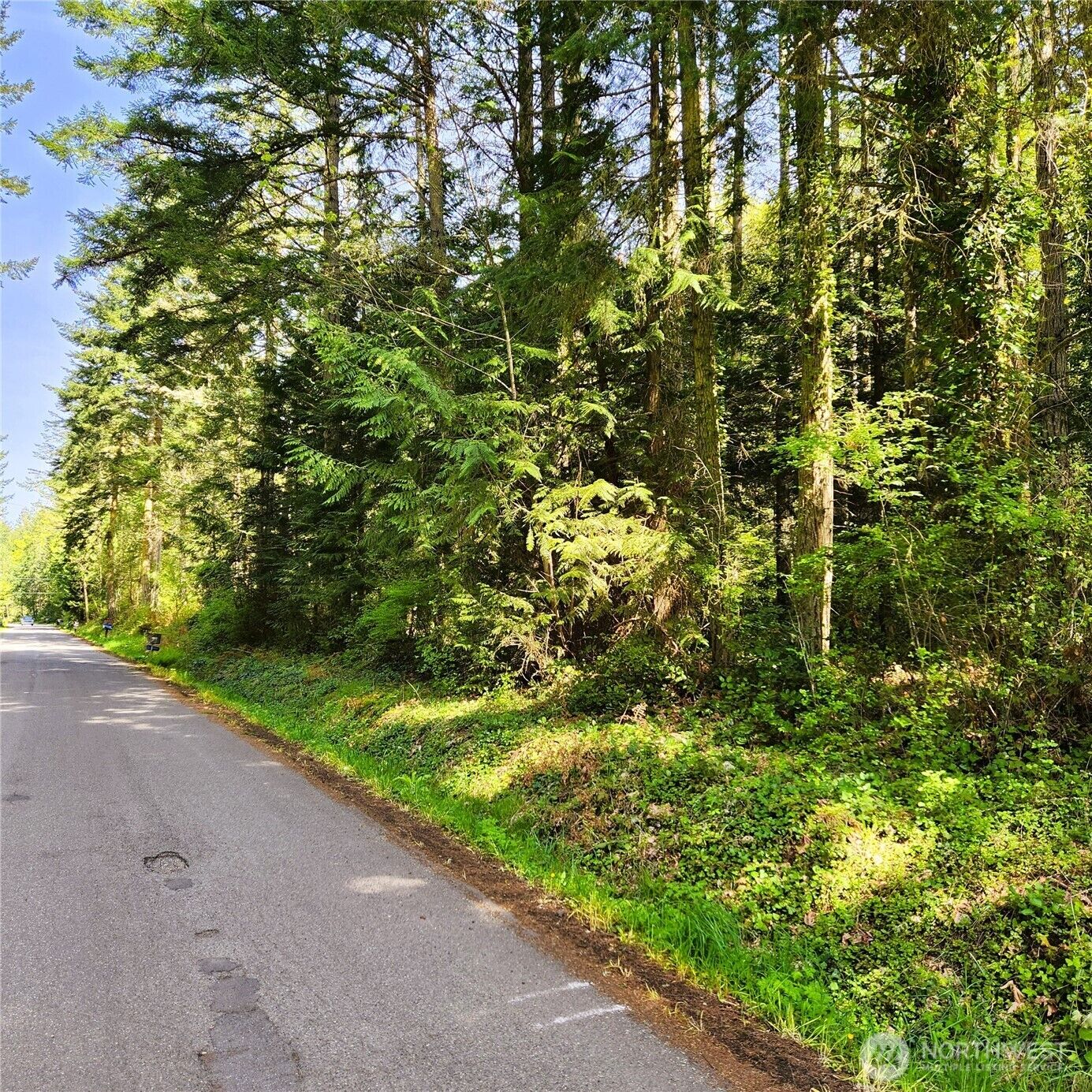 MLS#2359485: 40200 Foulweather Bluff Road NE, Hansville, WA 98340