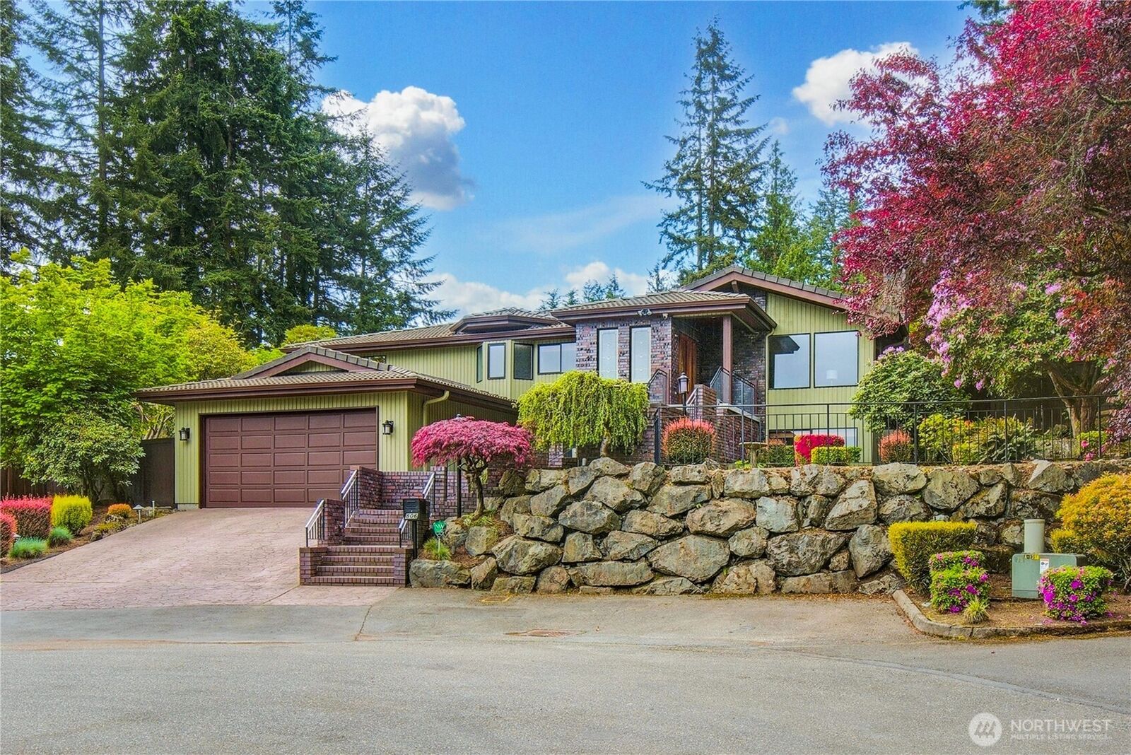 MLS#2359441: 806 Alpine Drive, Everett, WA 98203