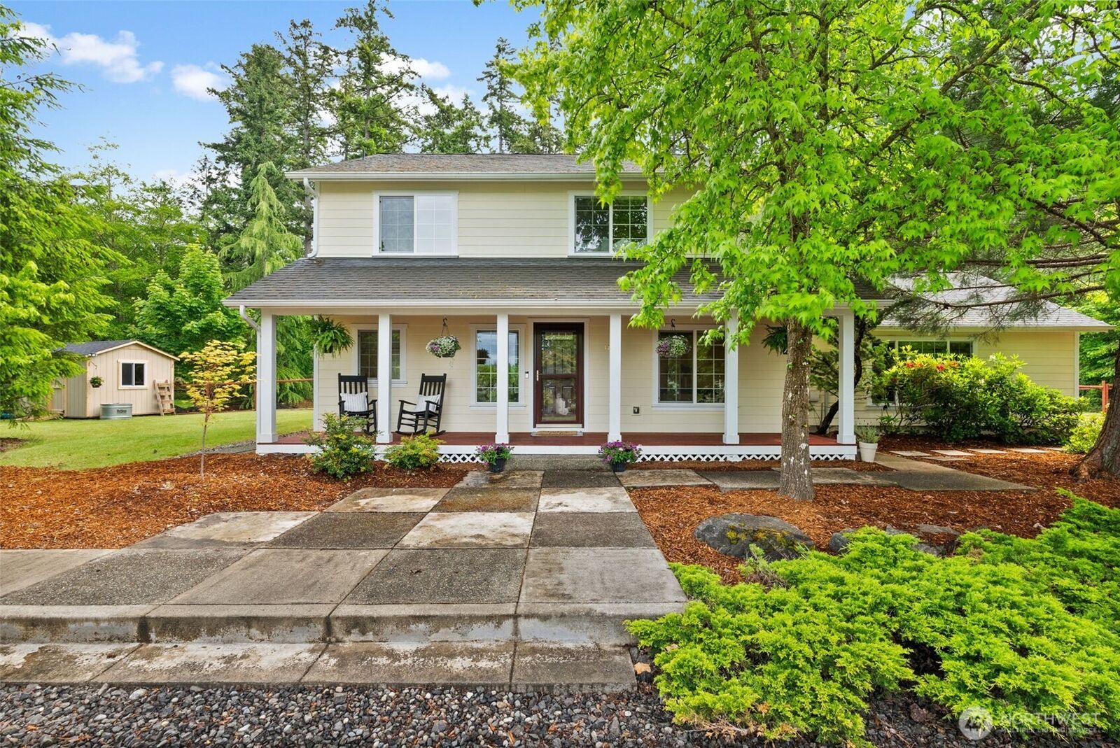 Home for sale in Fox Island: 1412 Leschi Place, Fox Island, WA 98333