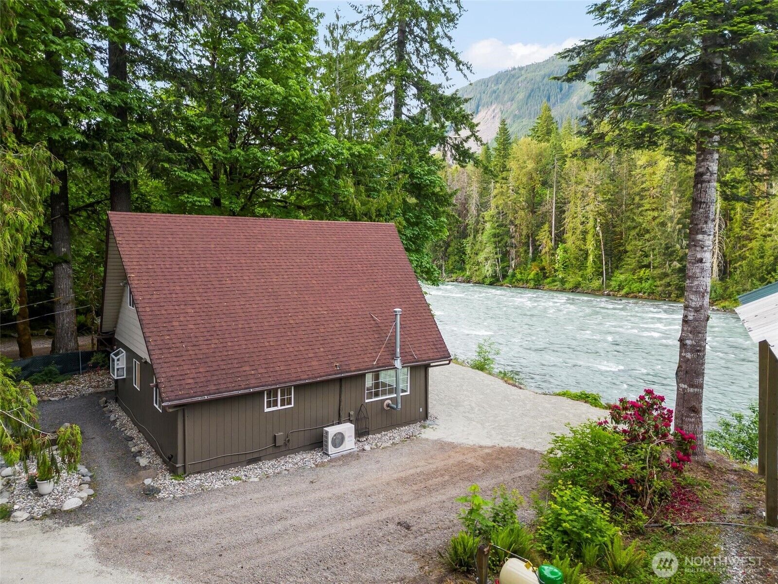 MLS#2385698: 25921 Clear Creek Rd, Darrington, WA 98241