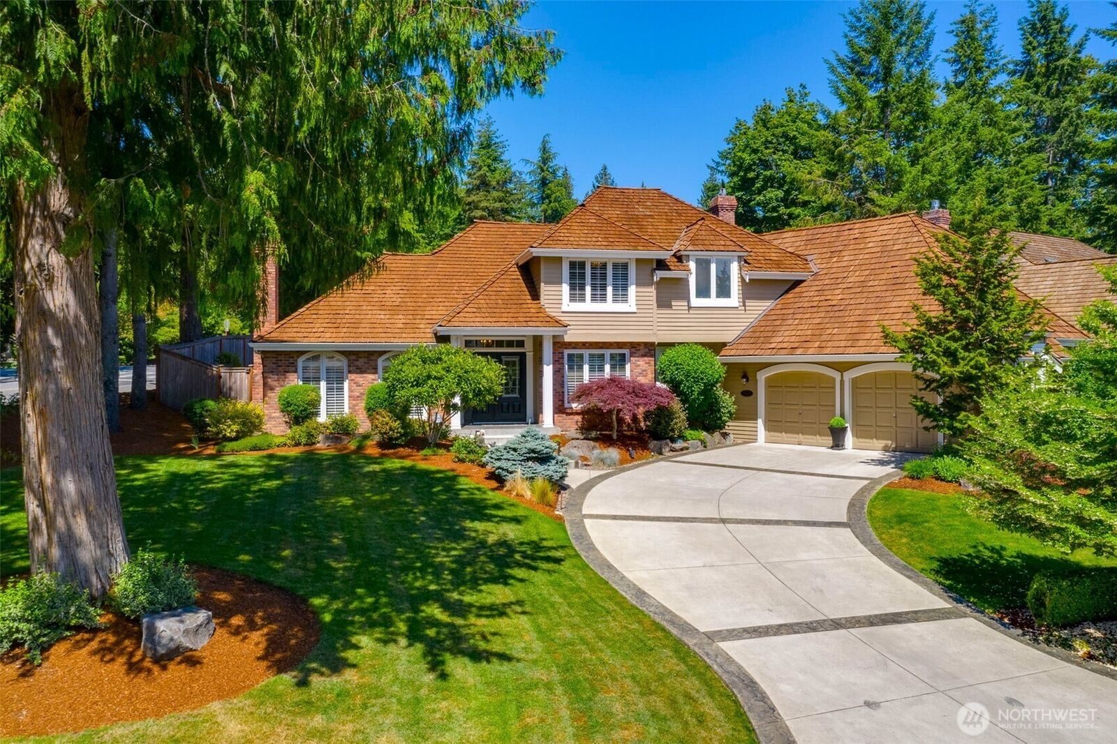 4 bed Sammamish home for sale: 20520 NE 35th Place, Sammamish, WA 98074