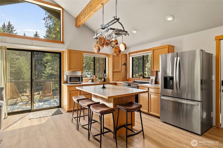 MLS#2394242: 261 S Lake Cabins Road, Ronald, WA 98940