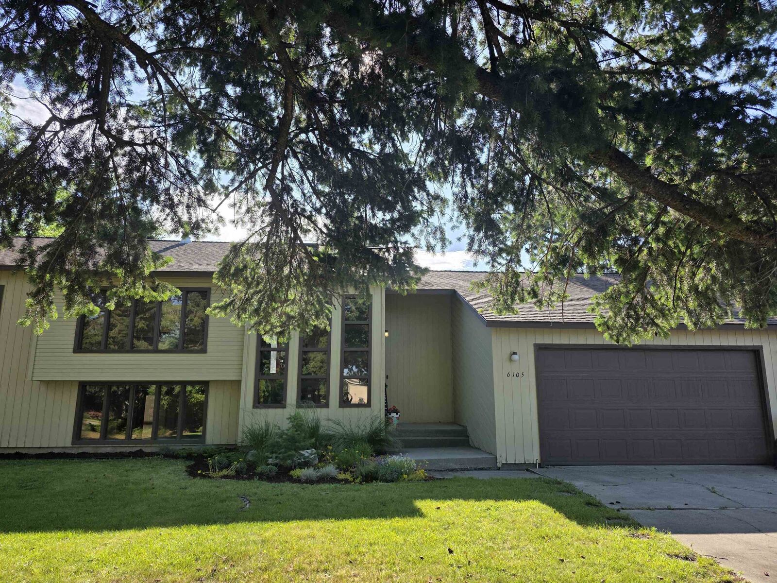 4 bed Spokane home for sale: 6105 S Regal St, Spokane, WA 99223-6982