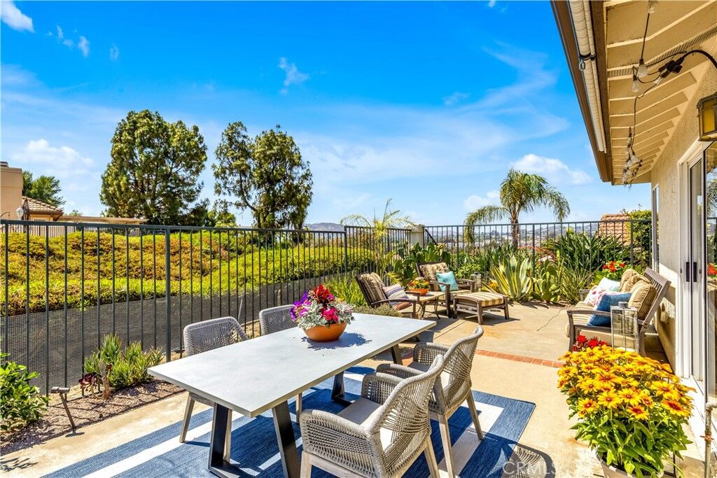 MLS#OC25152966: 27237 Via Capri, San Juan Capistrano, CA 92675