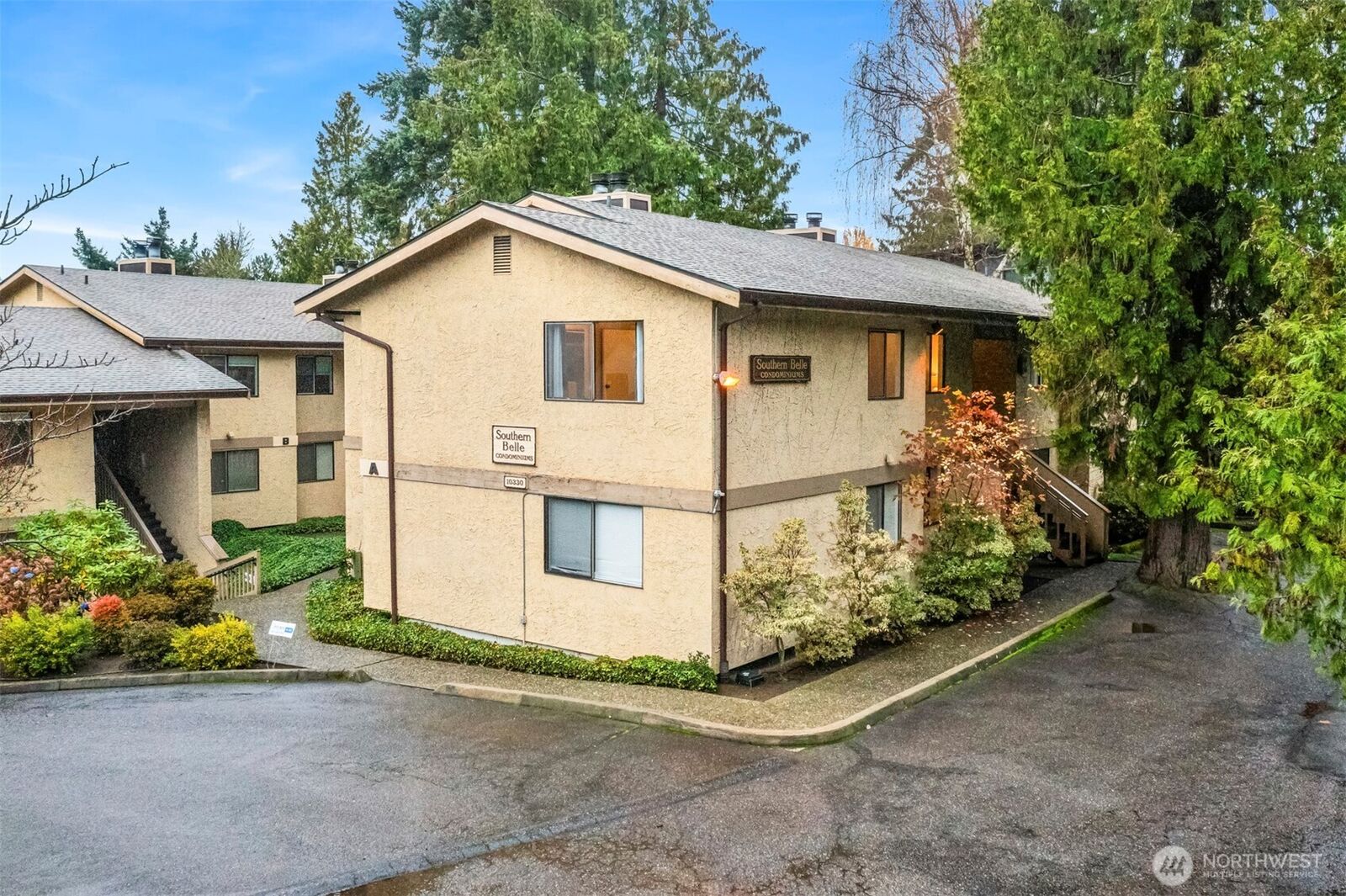 3 bed Bellevue home for sale: 10330 SE 6th Street A2, Bellevue, WA 98004