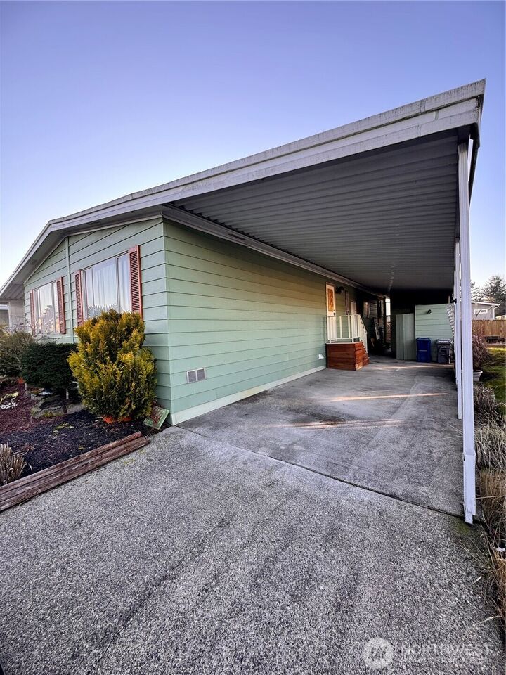 MLS#2471772: 11436 SE 208th Street 112, Kent, WA 98031
